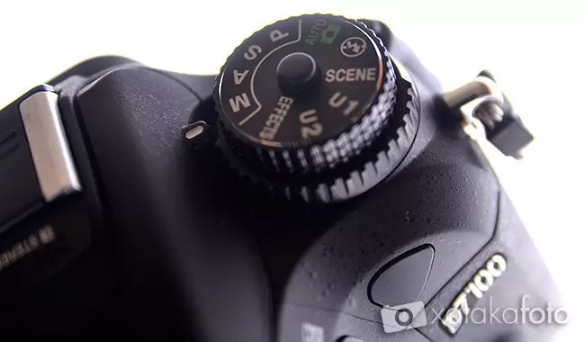 Огляд Nikon D7100