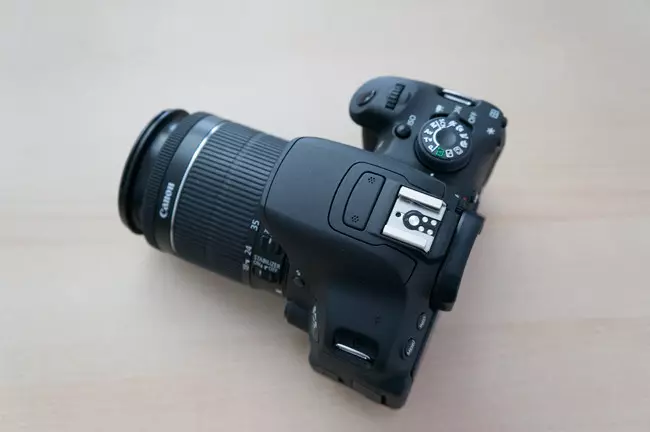 รีวิว Canon EOS 700D