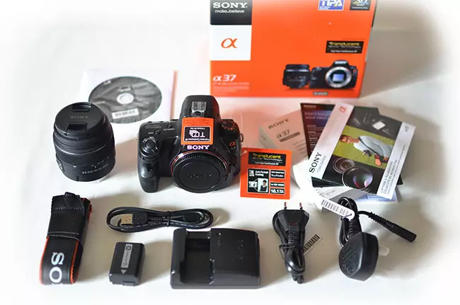 Sony SLT-A37K Package Contents