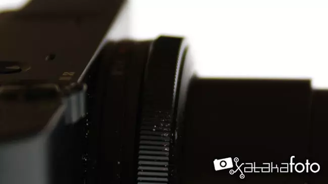 Sony RX100 priekšējā gredzena detalizēts skats