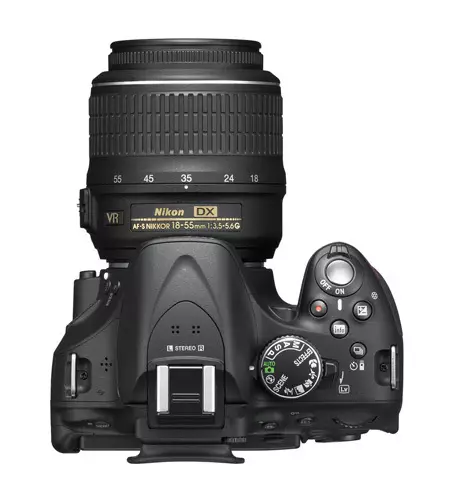 Nikon D5200 yuxarıdan görünüş