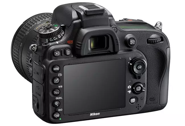 Nikon D600 - ຫລັງ