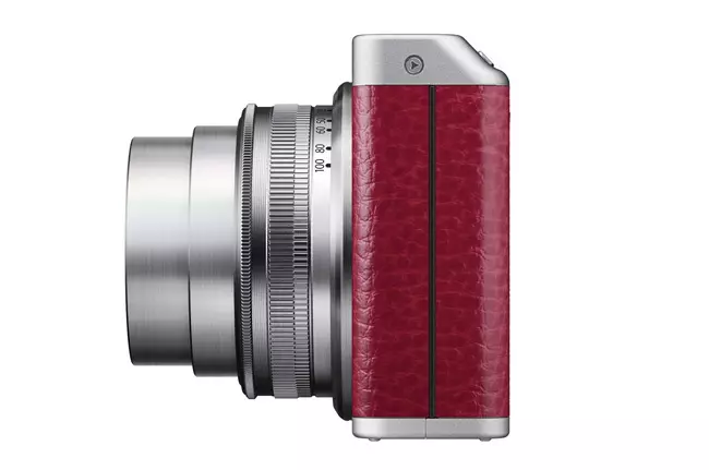 Fujifilm XF1 punane külgvaade