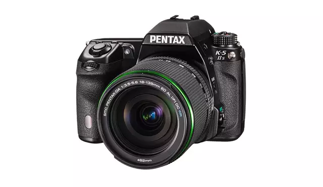 Pentax K-5 IIs ግንባር