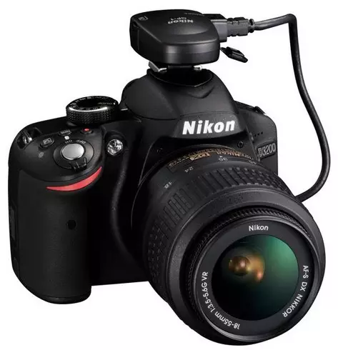 Nikon D3200 kalawan adaptor WiFi