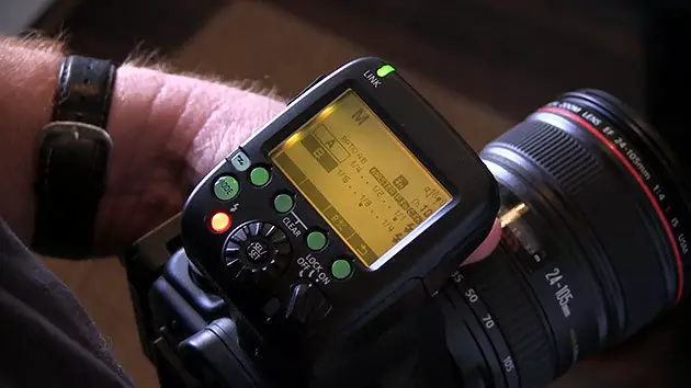 جهاز الإرسال Canon 600EX-RT و ST-E3-RT: مستقبل ستروبيست (الانطباعات الأولى)