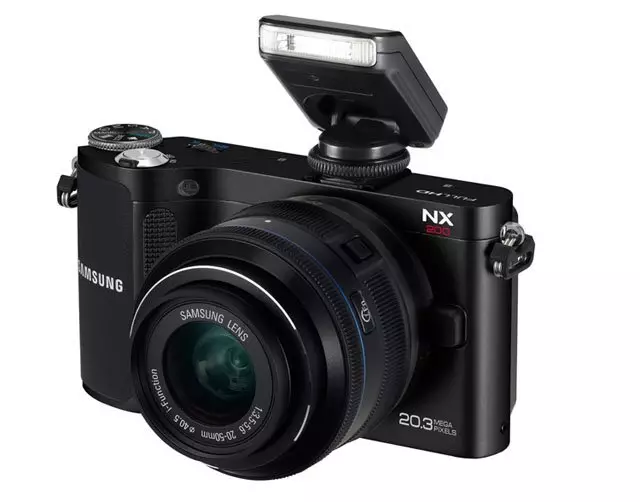 Новая концепция: новые Samsung NX200 и MV800