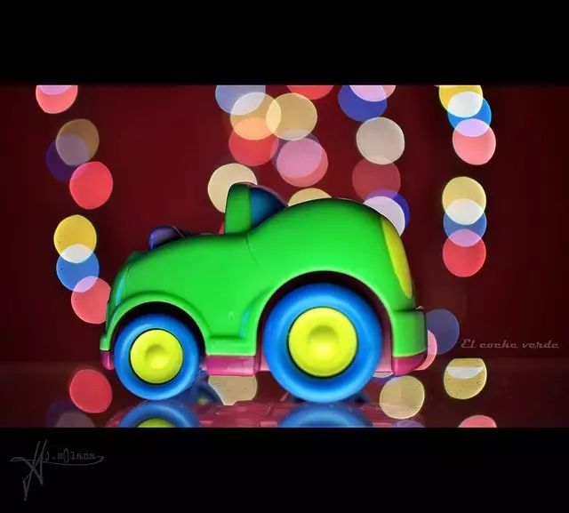 Зелен автомобил