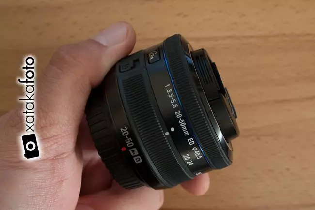 Samsung NX100 lens