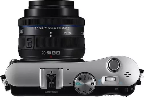 Samsung NX100, hibridlərə qarşı yeni öhdəlik