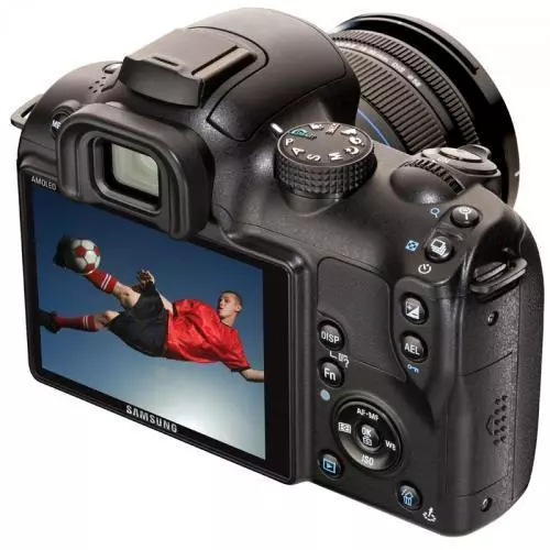 Samsung NX10, é oficial