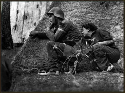 Robert Capa: Cedhak Cukup