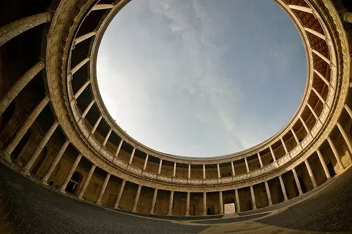 Palác Carlose V v Granadě, fotografováno Pelengem 8mm