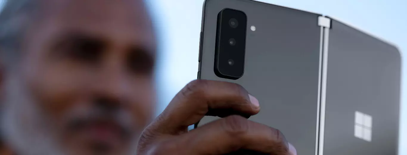Сурфаце Дуо 2 камере: Мицрософтов склопиви мобилни телефон је сада спреман за правилно снимање фотографија