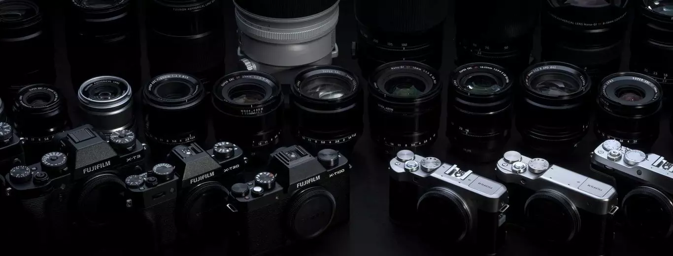 Reduceri Fujifilm la camere fără oglindă și optică atât pentru pasionați, cât și pentru profesioniști