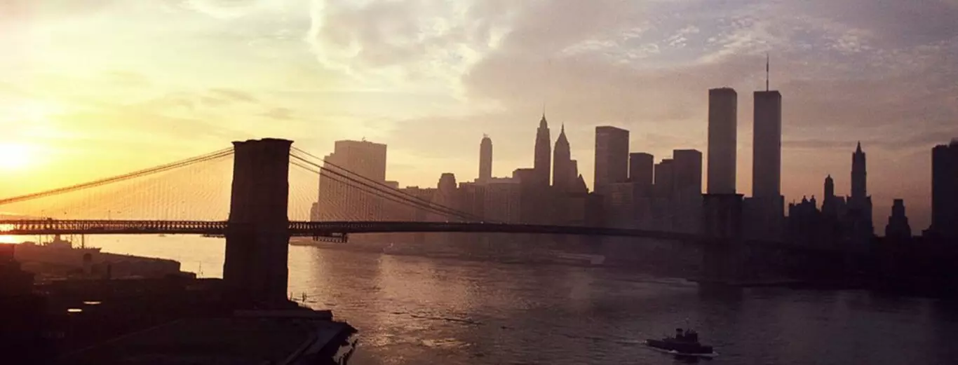 Dizze samling foto's dy't oer 51 jier spant bringt earbetoan oan 'e slachtoffers fan 9/11 op it 20e jubileum fan 'e oanfal