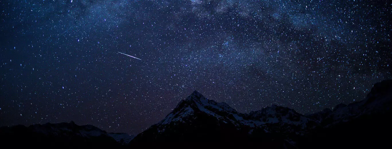 Paano tamasahin at kunan ng larawan ang Perseids: ang pinakamalaking (at pinakakahanga-hangang) meteor shower ng taon na magiging espesyal ngayong 2021