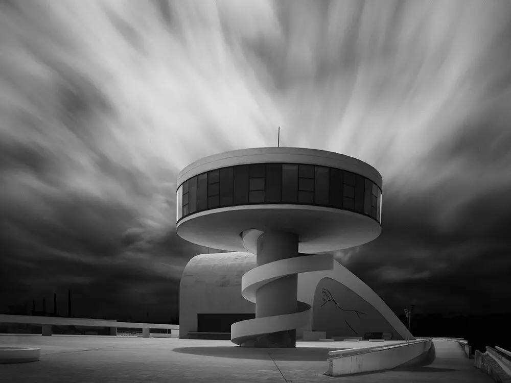Center Aviles Niemeyer