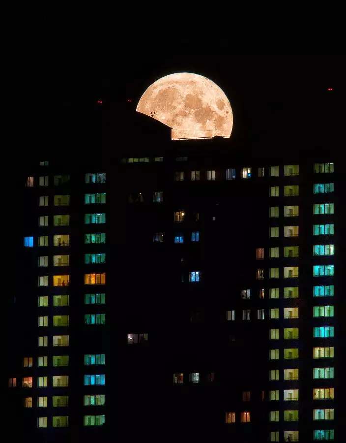 ماه کامل در مسکو سی آنا