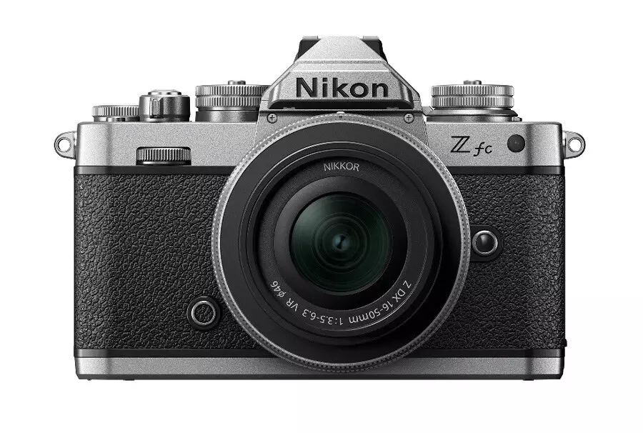 Nikon Z Fc spredaj