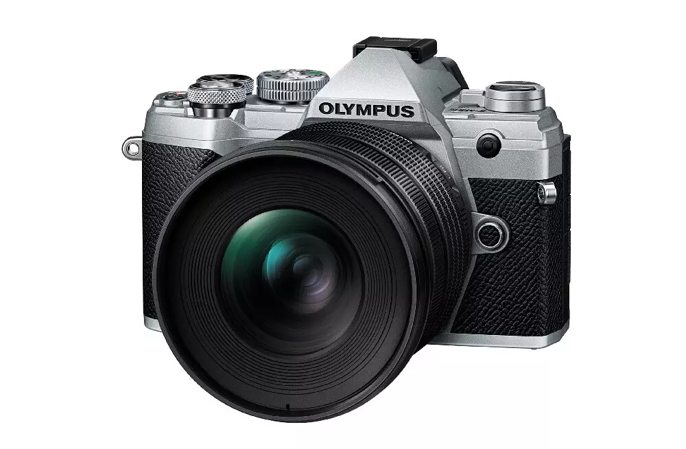 Olympus M Zuiko 8 25мм F4 0 Pro