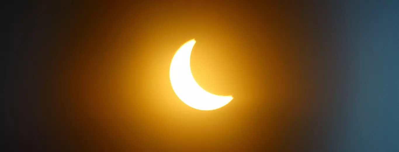 Hoe om 'n sonsverduistering te fotografeer: wenke, truuks, tegniek en nodige materiaal