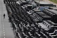 A brazil hadsereg tagjai a felügyeleti munka megkezdésére készülnek nem sokkal a világbajnokság előtt