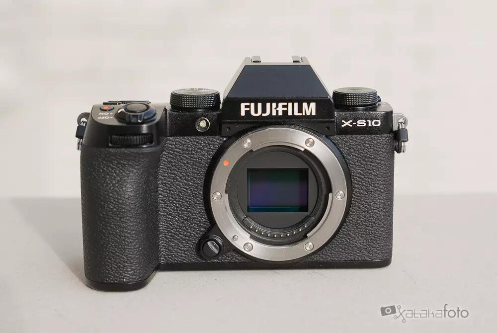 Fujifilm X S10 14