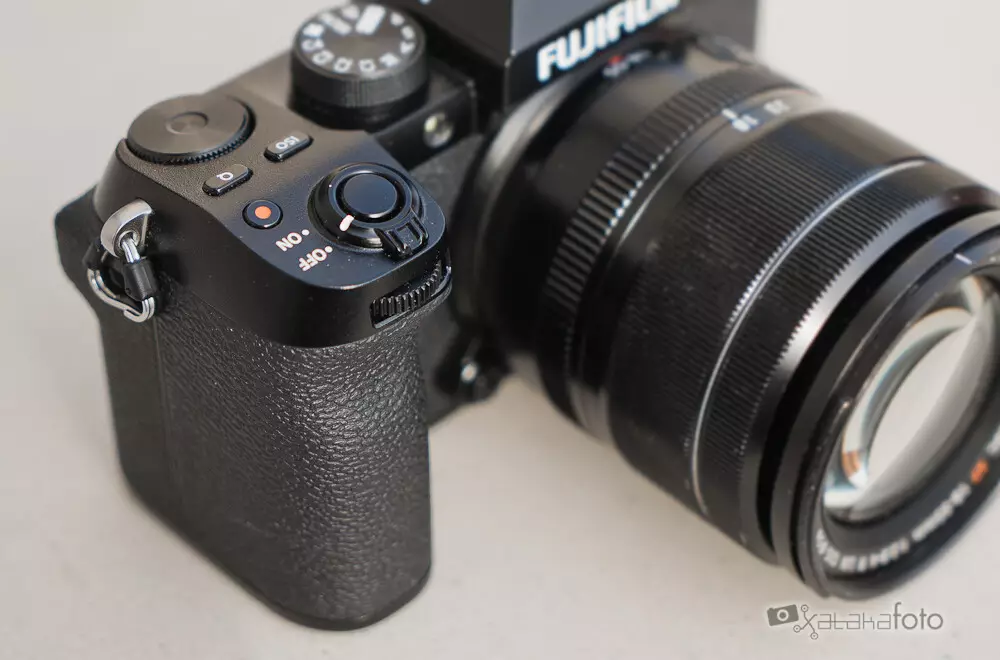 Fujifilm X S10