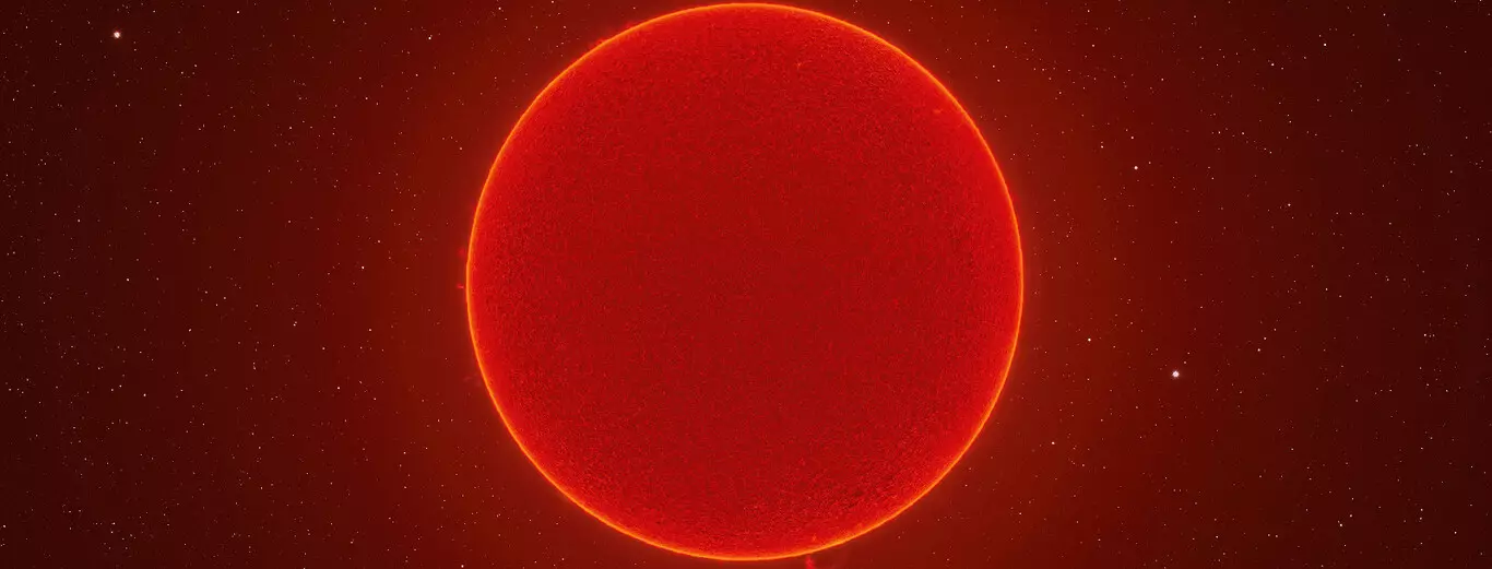 The sun as rarely seen in a 230 Mpixel photograph composed of one hundred thousand shots of the king star