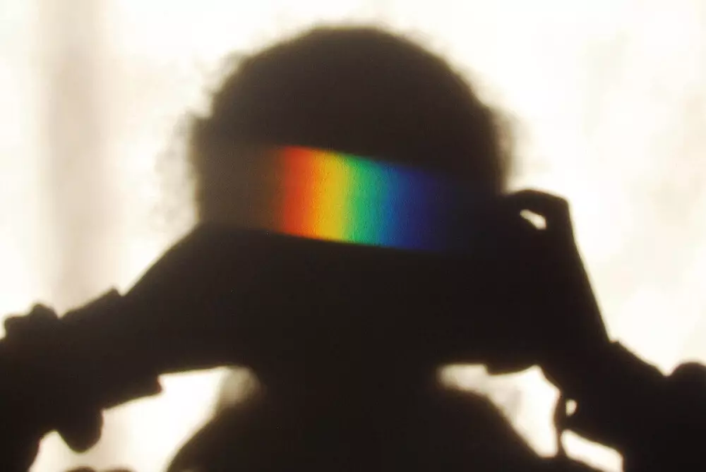 凱蒂·阿普爾頓 (Katy Appleton) 的 Young Spoty 獲獎者 General Science Rainbow Shadow Selfie