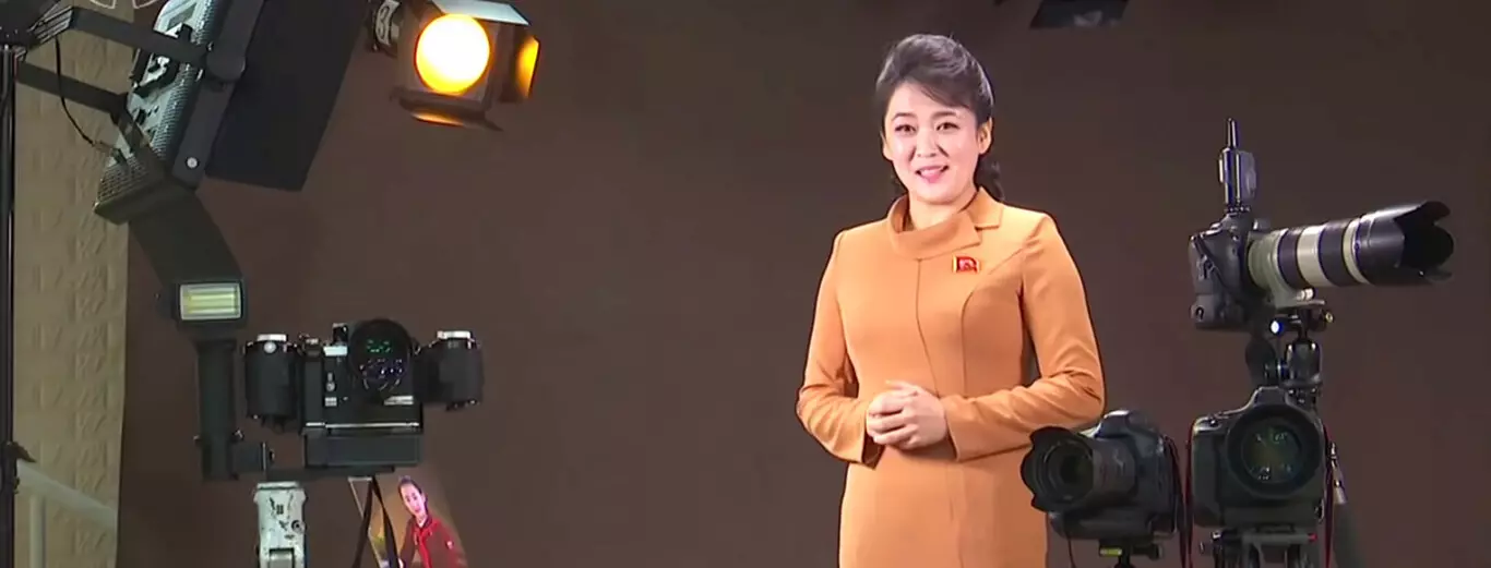 La storia della fotografia raccontata dalla televisione nordcoreana in un video molto bizzarro