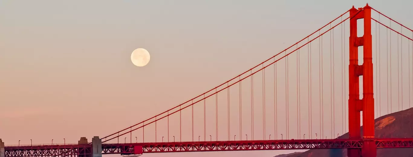 Ka digtoonow meesha aad ka dooranayso inaad sawir ka qaadato: waxa San Francisco's Golden Gate na baray