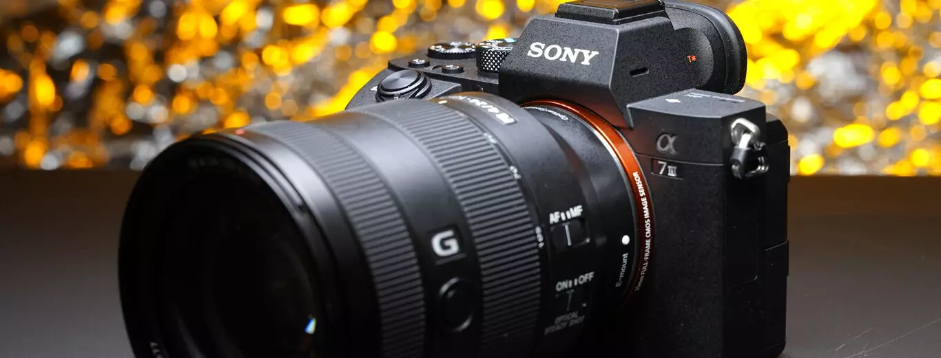 Sony A7 III, Olympus OM-D E-M1X, Fujifilm X-E3 en meer kameras, lense en bykomstighede te koop by Hunting Bargains