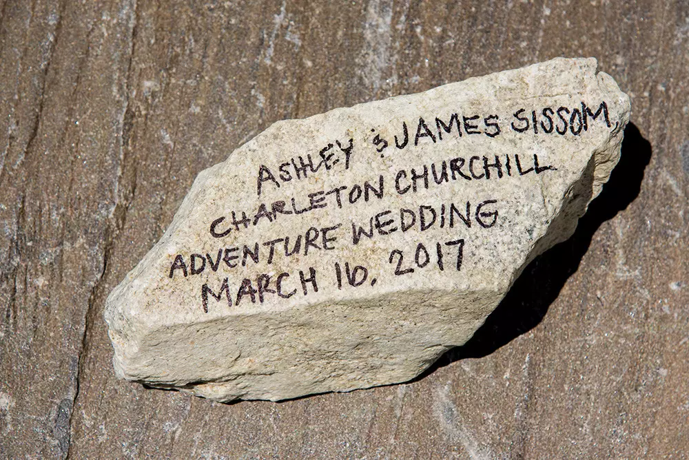 Pernikahan Everest Charleton Churchill 8