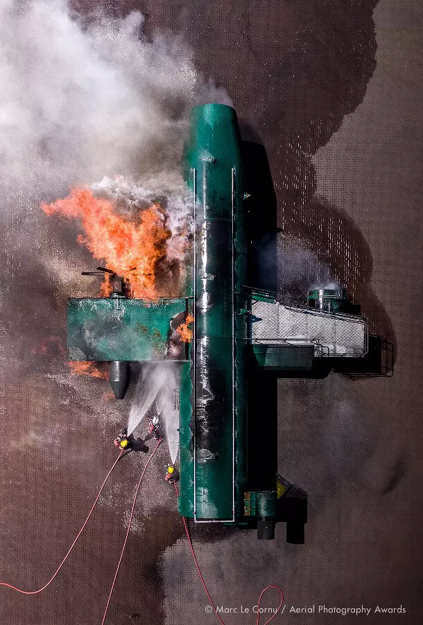 Feuerangriff Marc Le Cornu Luftfotografie-Preise