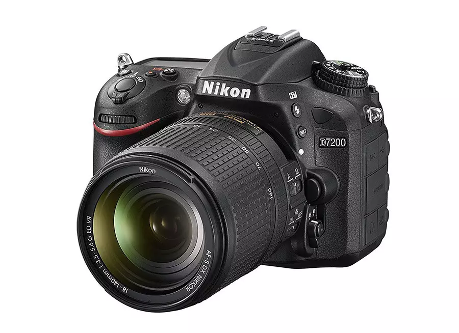 I-Nikon D7200 18 140