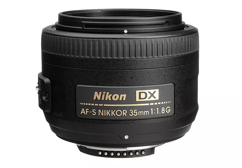 Nikkor 35mm ១៨