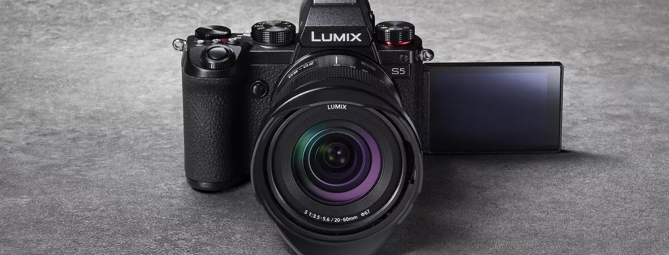 Panasonic Lumix S5, nta, nqe thiab cov ntaub ntawv