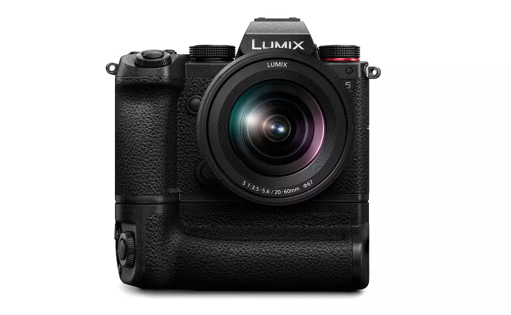 I-Panasonic Lumix S5 12