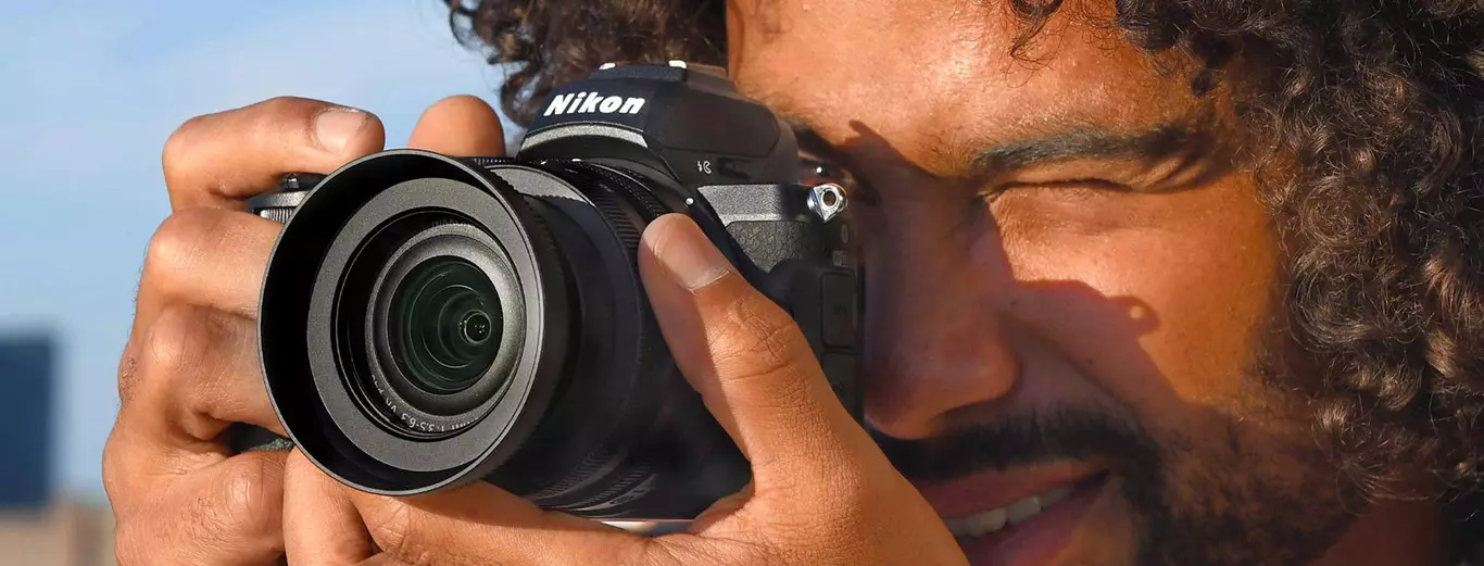 Nikon Z50, Sony A6000, Canon EOS 250D ati awọn kamẹra diẹ sii, awọn lẹnsi ati awọn ẹya ẹrọ ni idiyele ti o dara julọ: Sode idunadura wa wa nibi