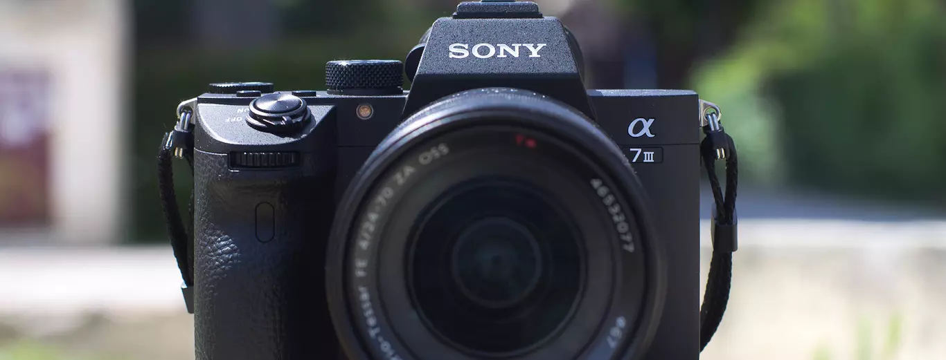 Sony A7 III, Canon EOS M50, Fujifilm X-T3 na kamera zaidi, lenzi na vifuasi kwa bei iliyopunguzwa: Uwindaji wetu wa Biashara upo hapa.