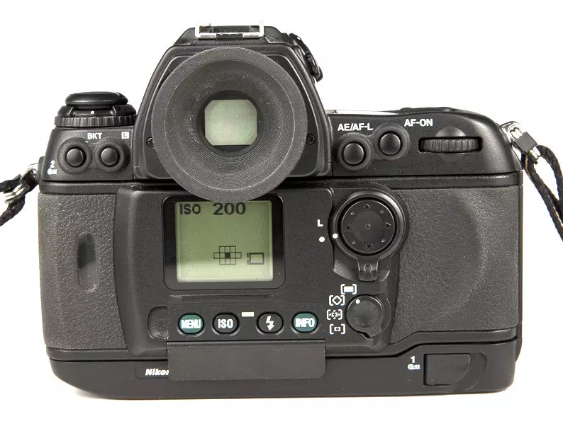 Nikon F6 Recall 02