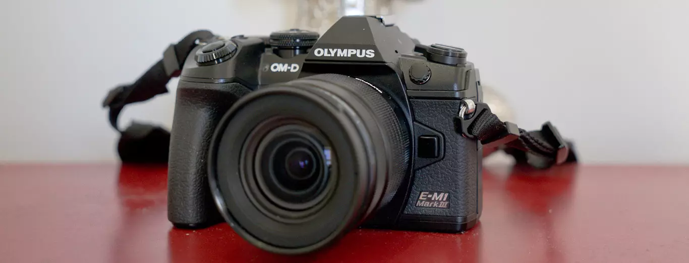 Olympus pral konplètman abandone mache kamera a ane sa a