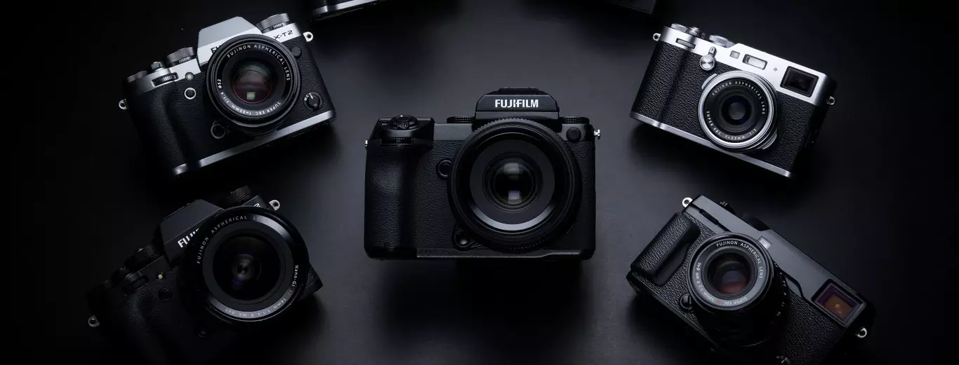 Guide duerch de ganze Fujifilm Katalog: Kameraen, Lënsen an Zilpublikum