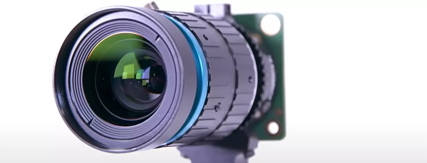 Вака се оживува аналогната камера за играчки со помош на висококвалитетен модул за камера Raspberry Pi 4