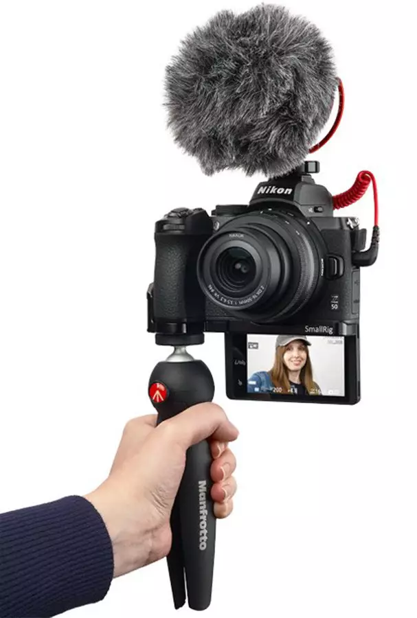 Nikon Z50 Vlogger Kit ၀၃