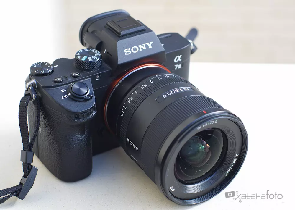 Courte critique du Sony 20 mm F18