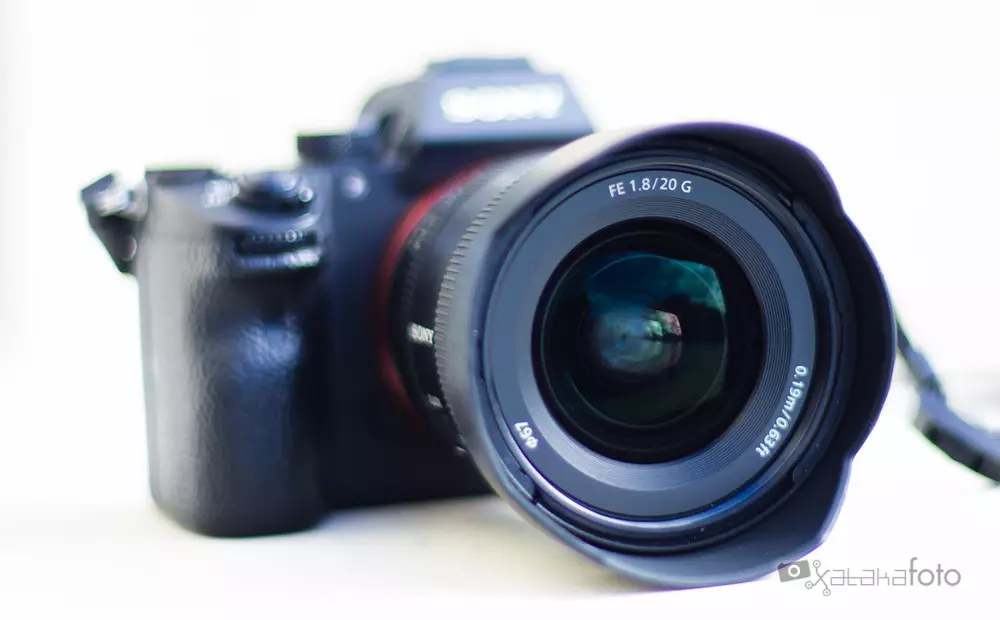 Courte critique du Sony 20 mm F18