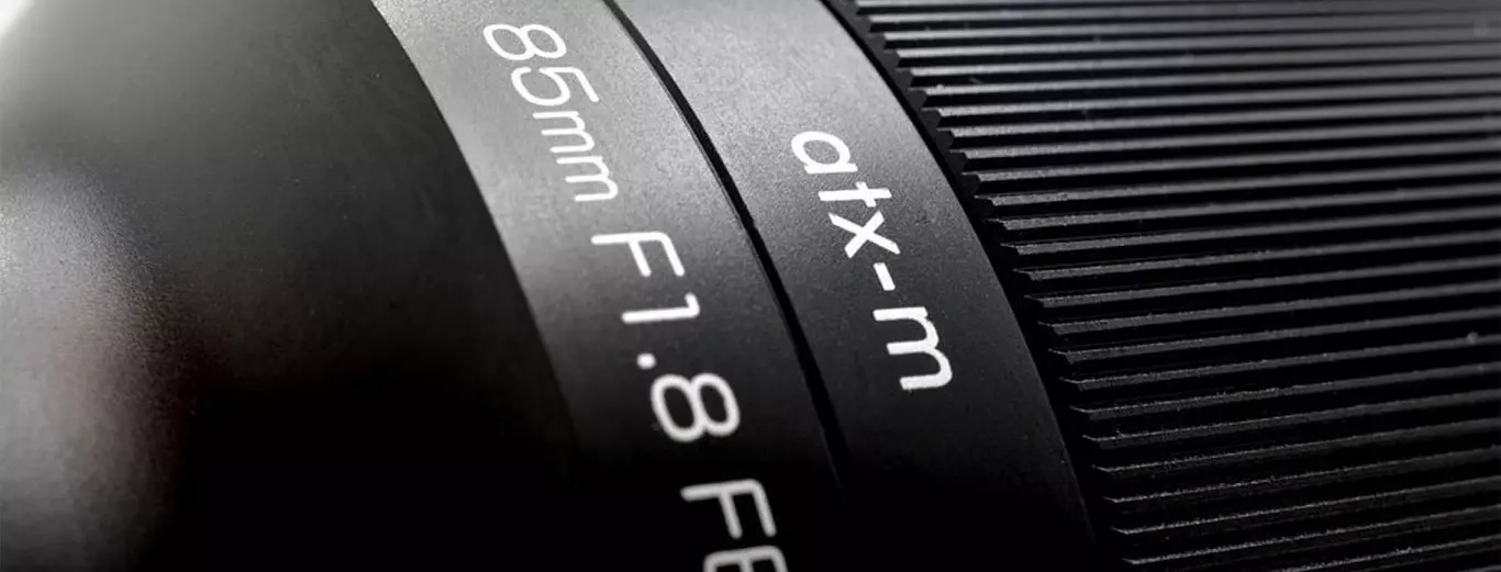 Tokina atx-m 85mm F1.8 FE: С телеобектив японците пускат нова линия безогледални обективи